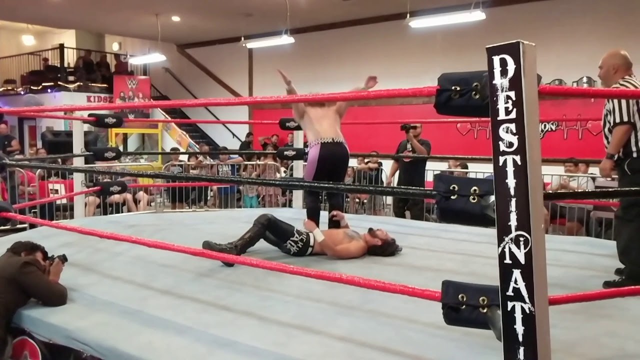 Richie Slade vs Matt Vandagriff for the Destination Six World ...