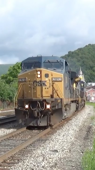 CSX Dash 8 and Dash 9 Duo Leads Intermodal Train #railroad #train #shorts - YouTube