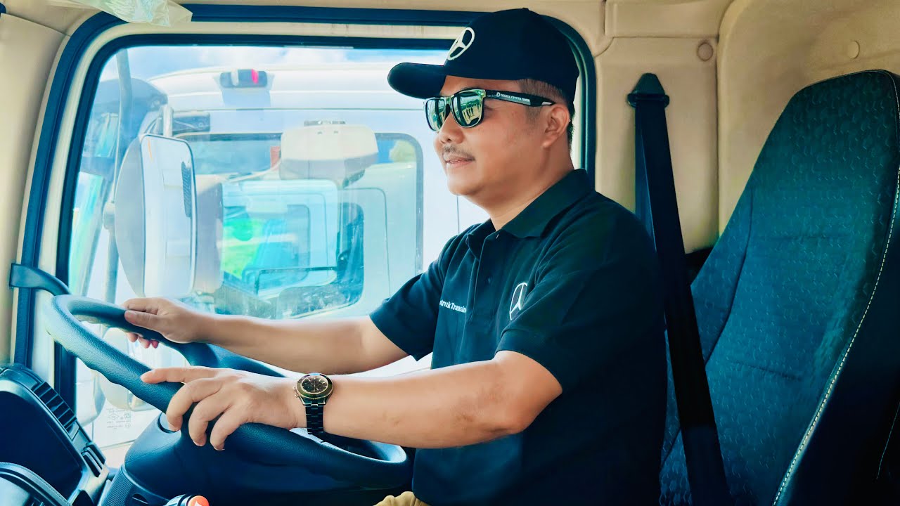 Puluhan Tronton Mercy Baru Dan Alat Berat Tambahan Tiba Di Lokasi - YouTube