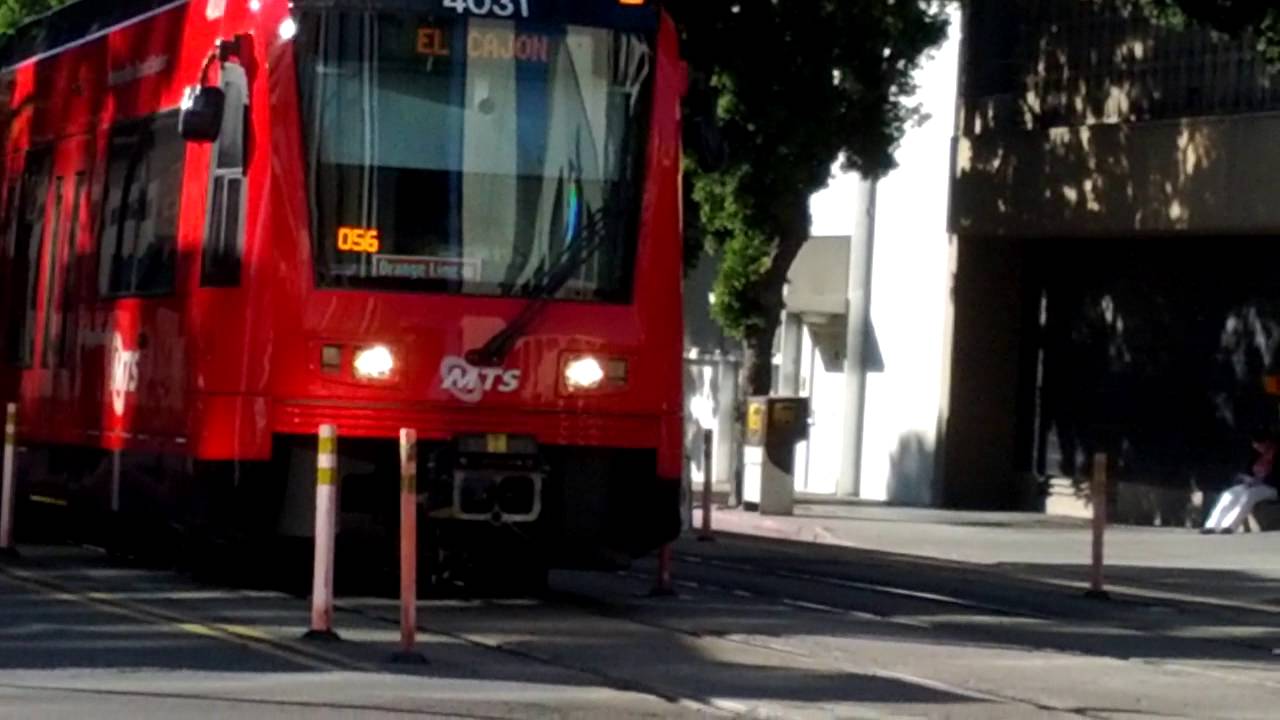 MTS Trolley - Orange Line Siemens S70 - YouTube