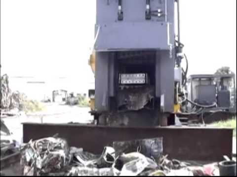COLMAR SB6200-800 Shear Baler Shearing an I beam - YouTube