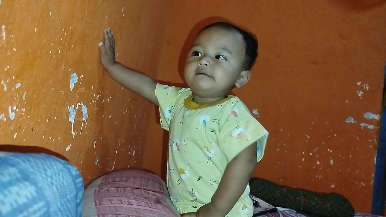 beginilah resiko bocil yg latihan bediri dengan tembok - YouTube