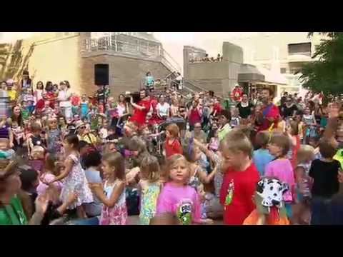 Wisconsin PBS Kids Open House Live With Mr. Steve -- Bubbles - YouTube