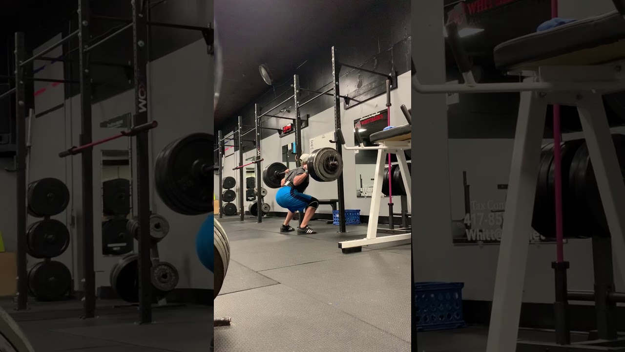 405 squat - YouTube