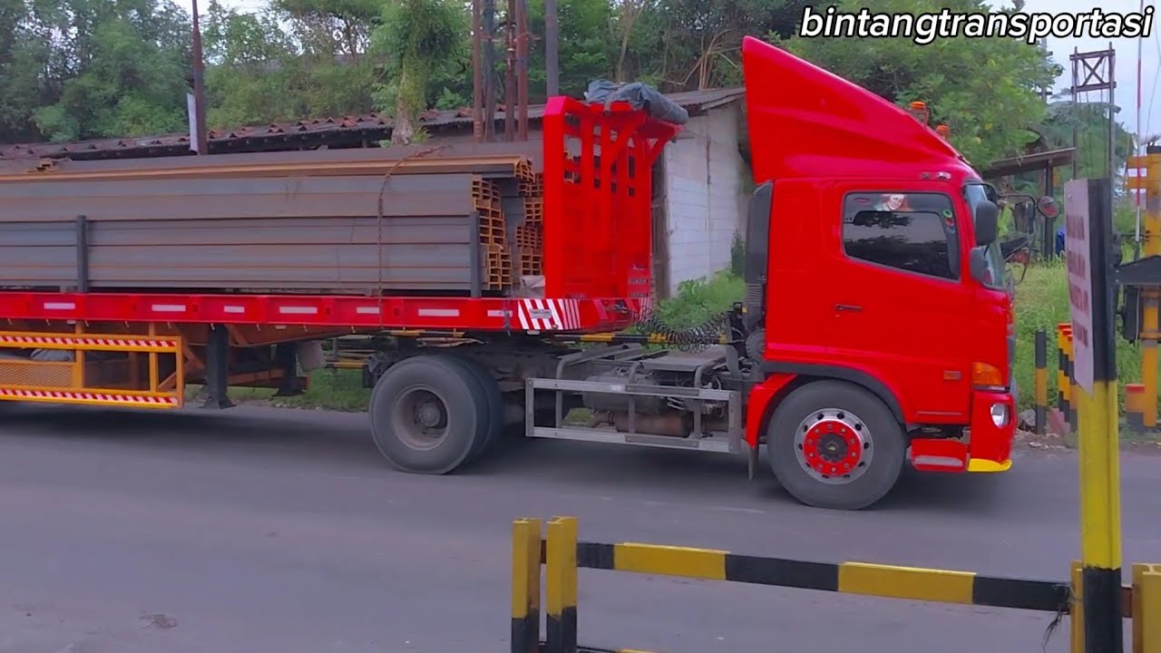 TRUK HINO TRAILER FULL MUATAN BESI BAJA ‼️TRUK KONTAINER, TRUK ...