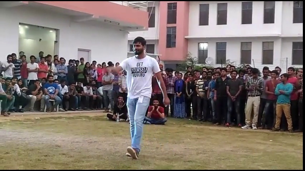 DANCE BATTLE ! A friendly one by Rohan Khatri and Shivam Shukla - YouTube