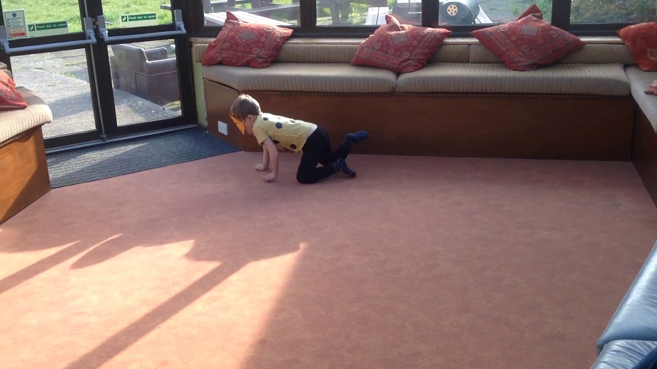 Noah's cheetah dance - YouTube