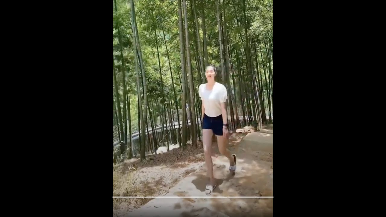 192cm Chinese tall girl,she is on holiday in the country. - YouTube