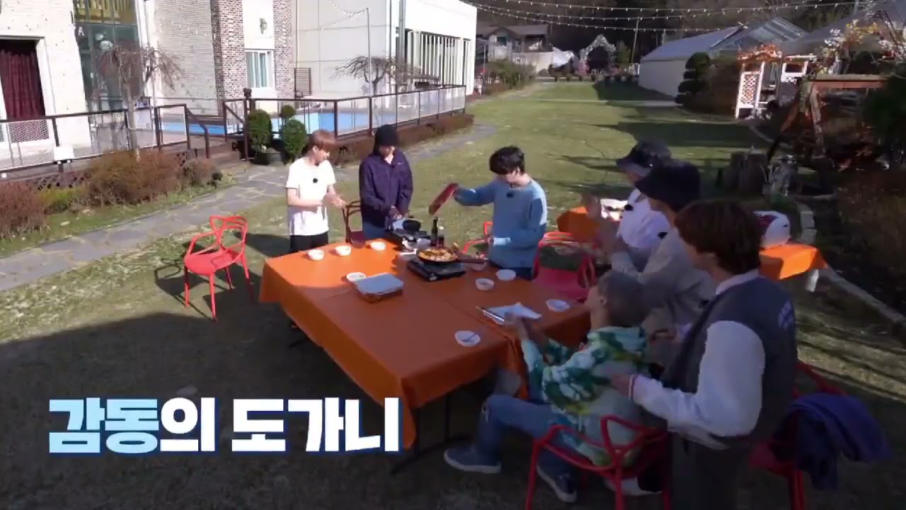SUGA cooking and distributing food - RUN BTS Ep. 140 - YouTube