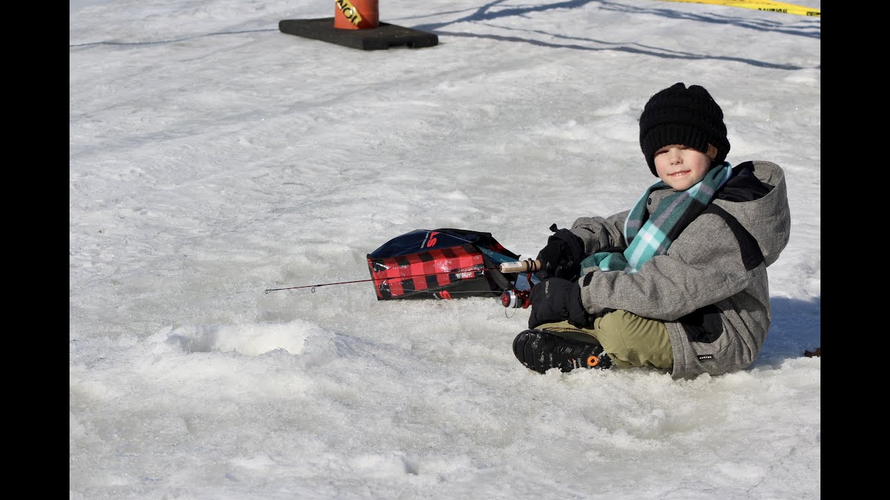 Kids learn ice fishing at Lake Wissota - YouTube