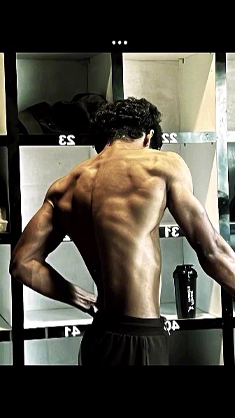 Bro thinks he can build Garou Back💀 #workout #shortsfeed #fitnessindia ...