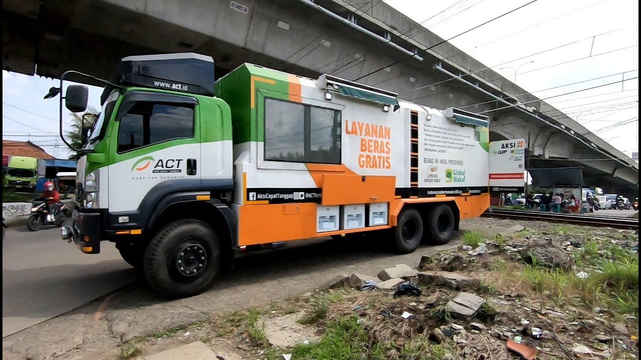 Masuk Kedalam Penyimpanan Beras Rice Truck #beras - YouTube