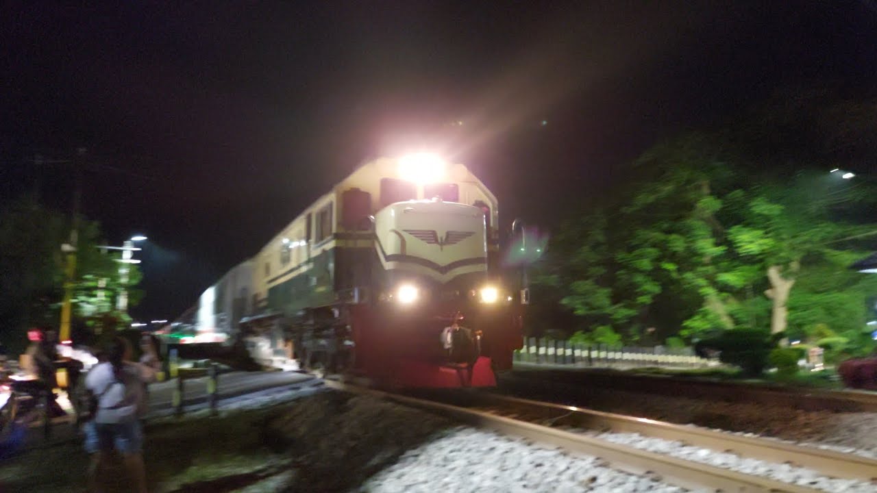 Ka 103 Singasari Dengan Lokomotif Vintage 🔰 Gen 3/AC Lepas Stasiun ...