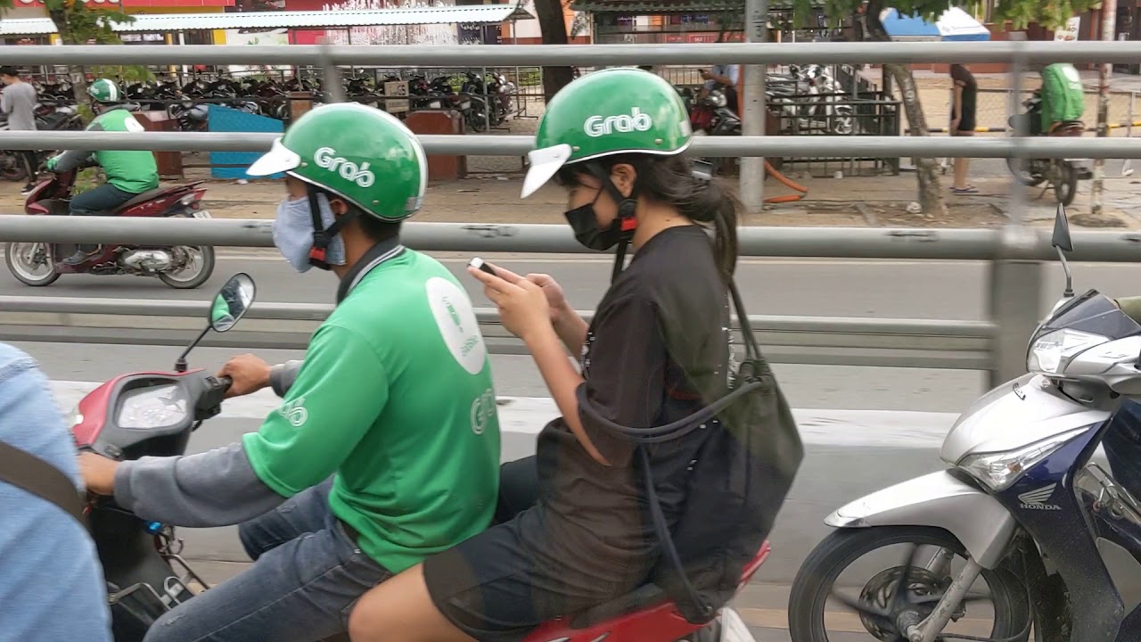 Grab motorcycle Saigon Vietnam - YouTube