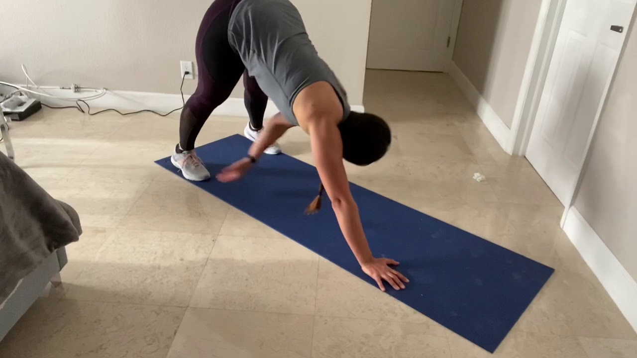 Plank alt toe touches - YouTube