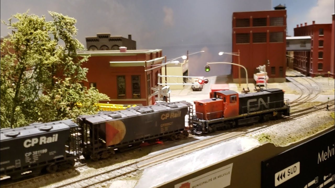 MODEL TRAINS HO Scale Vermont & Essex Club Layout GMD-1 Freight and CN ...