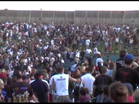 grass fight Ozzfest - YouTube