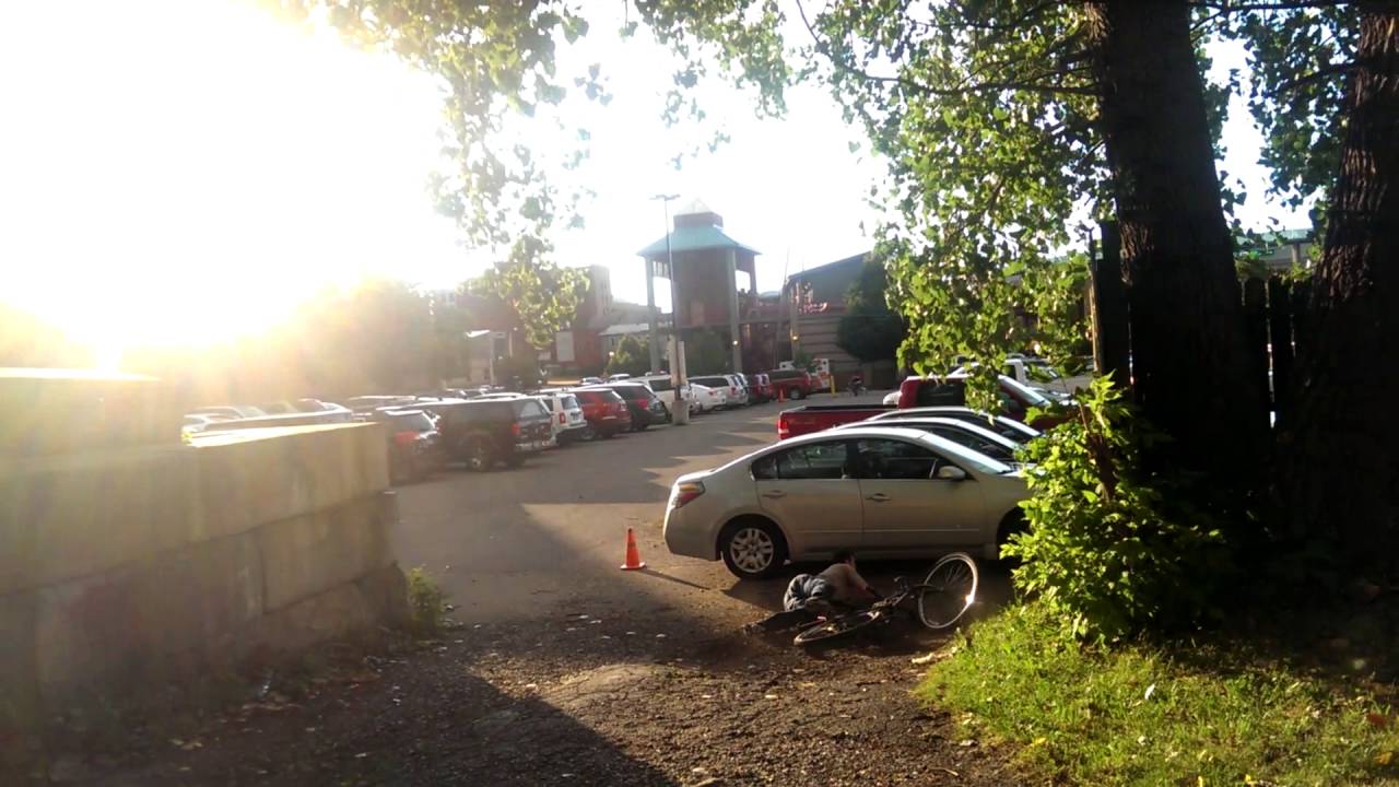 Mountain bike jump fail - YouTube