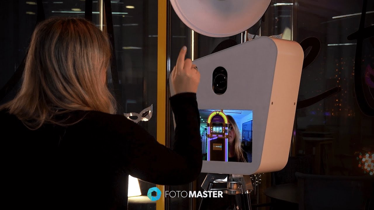 Retro Photo Booth: 'Slot Machine' Interactive Animation - YouTube