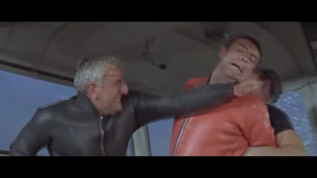 James Bond: Fight-O-Rama! - YouTube