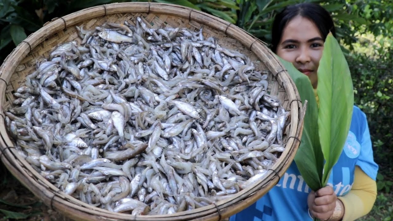 Awesome Cooking : Baby And Shrimp Fish Baked In Banana Leaves Recipe ...