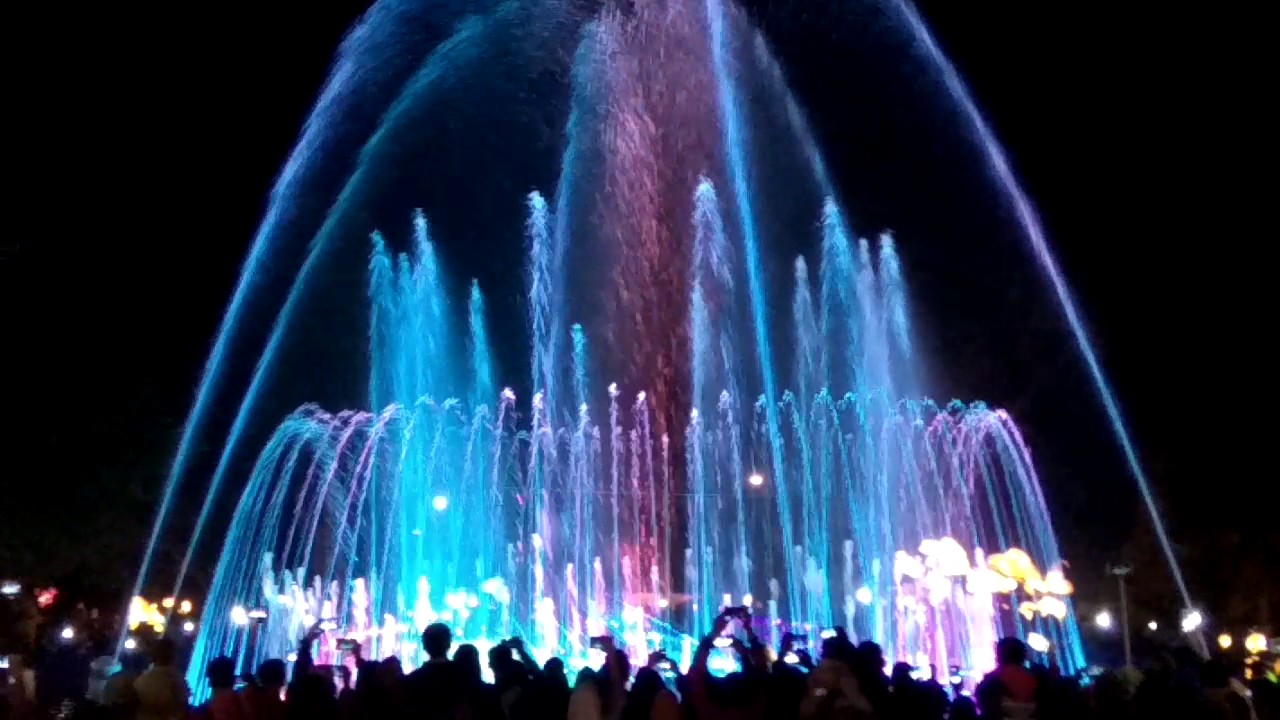 water dancing - YouTube