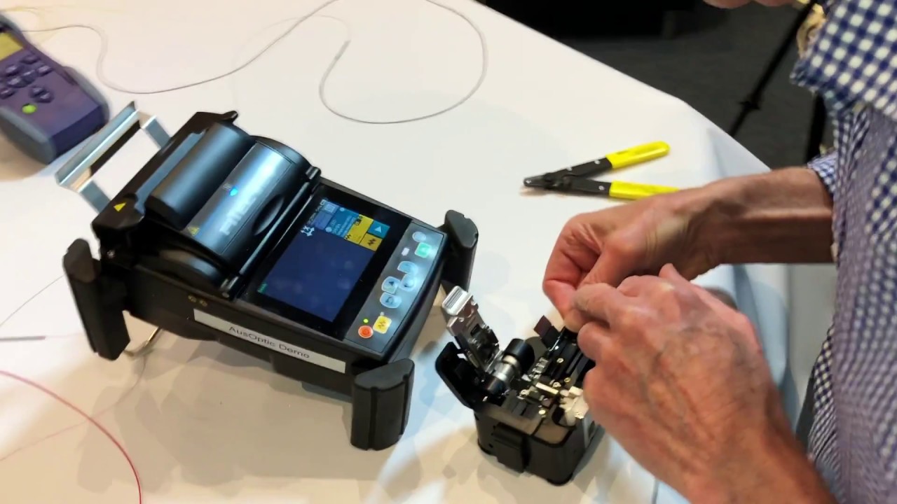 FITEL S179A Demonstration: Step-by-step splice process in pause-mode ...