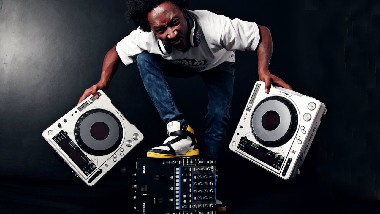 Dj Crim Unveiling Black Bell Brand at the Kampala City Carnival - YouTube