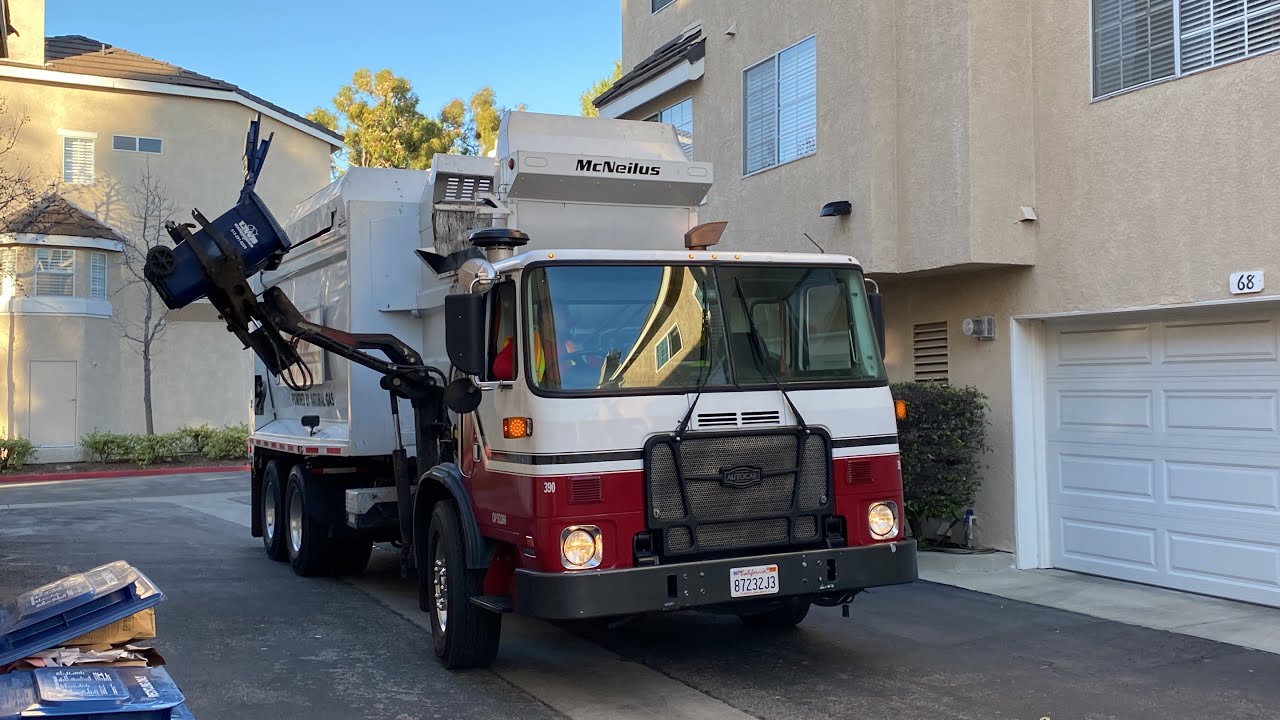 Universal waste systems Garbage trucks in Torrance. - YouTube