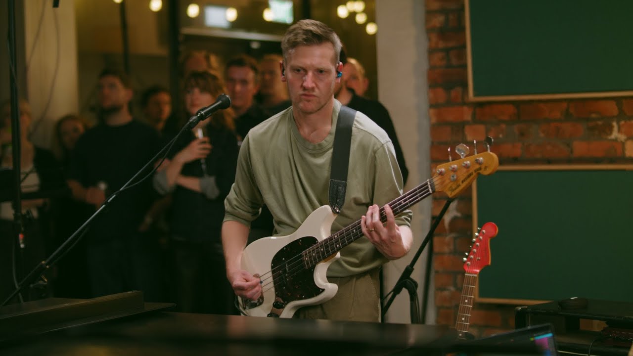 Robin Richards (Live from Low Four Studio) - YouTube