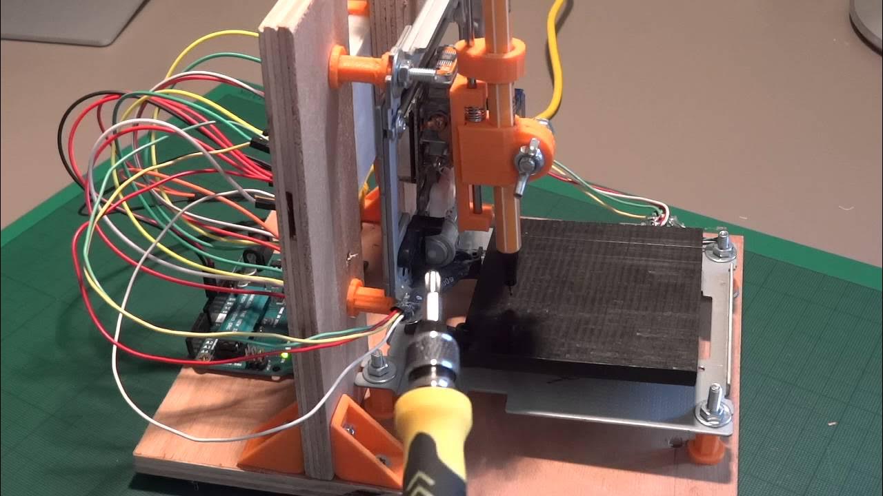 DIY Mini Traceur Arduino - Mini CNC Plotter - YouTube