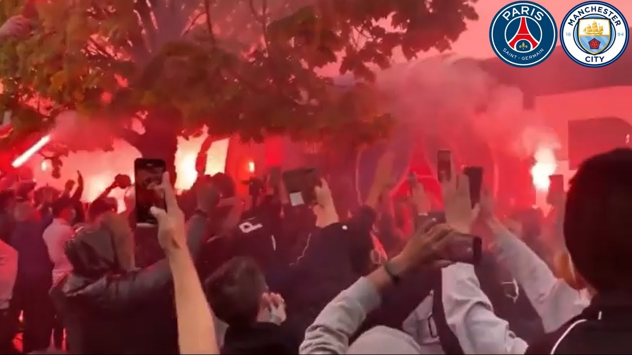 Crazy Scenes as PSG Fans Welcome the Team Bus with an Insane Pyro-Show ...