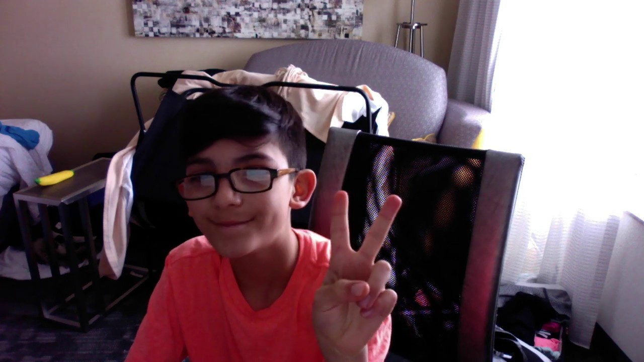 Playing Random Roblox - YouTube