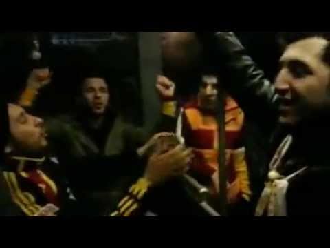 Okan. P   Karanlık sisli bir İzmit gecesi