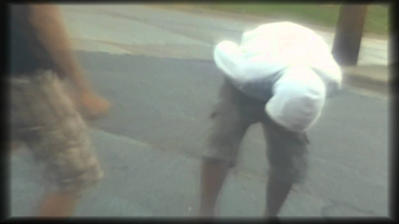 punching in stomach HD 1080p + 3D - YouTube