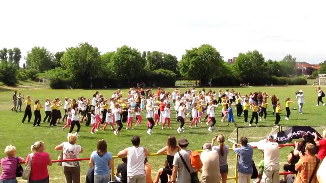 Flo Rida Good Feeling Starlight Dance Company Flashmob - YouTube