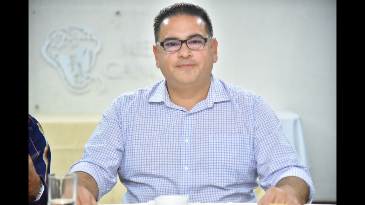 Mesa Cancún con el LAE Alí Camacho Villegas, Presidente del CDE del ...