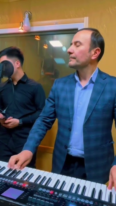 MUHAMMADZIYO LABIDAN TARONASI JONLI IJRO - YouTube