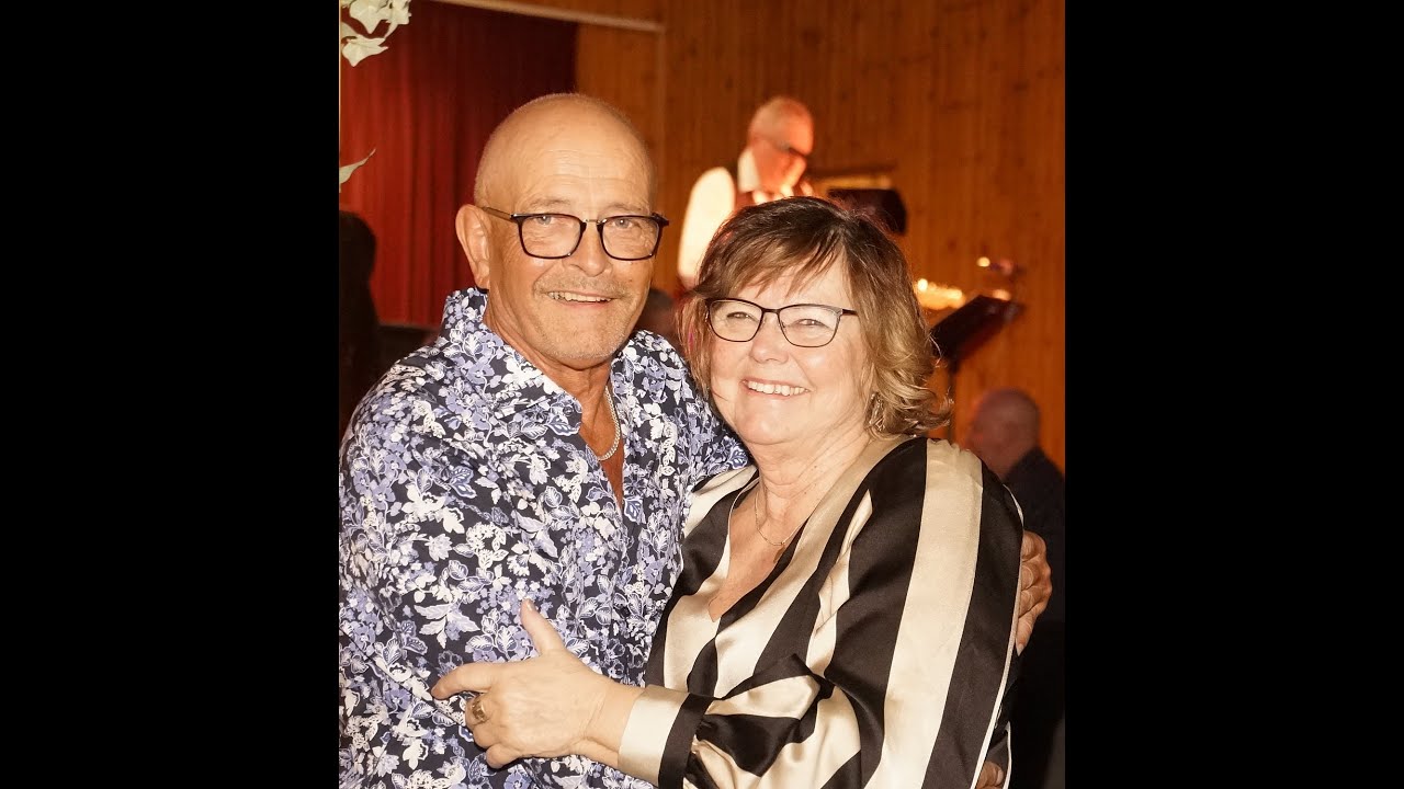 Onsdagsdans i Tallparken 10 jan 2024 Musik Erik Arnolds - YouTube