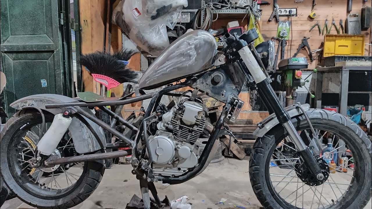 yamaha scorpio custom bobber (sportster concept) part 1 - YouTube