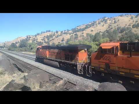 WB BNSF Manifest Train Feat Rear DPU At Tehachapi Ca! #bigbossrailfanner - YouTube