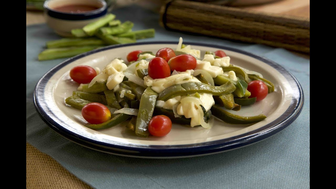 Guisado de nopales con queso - YouTube