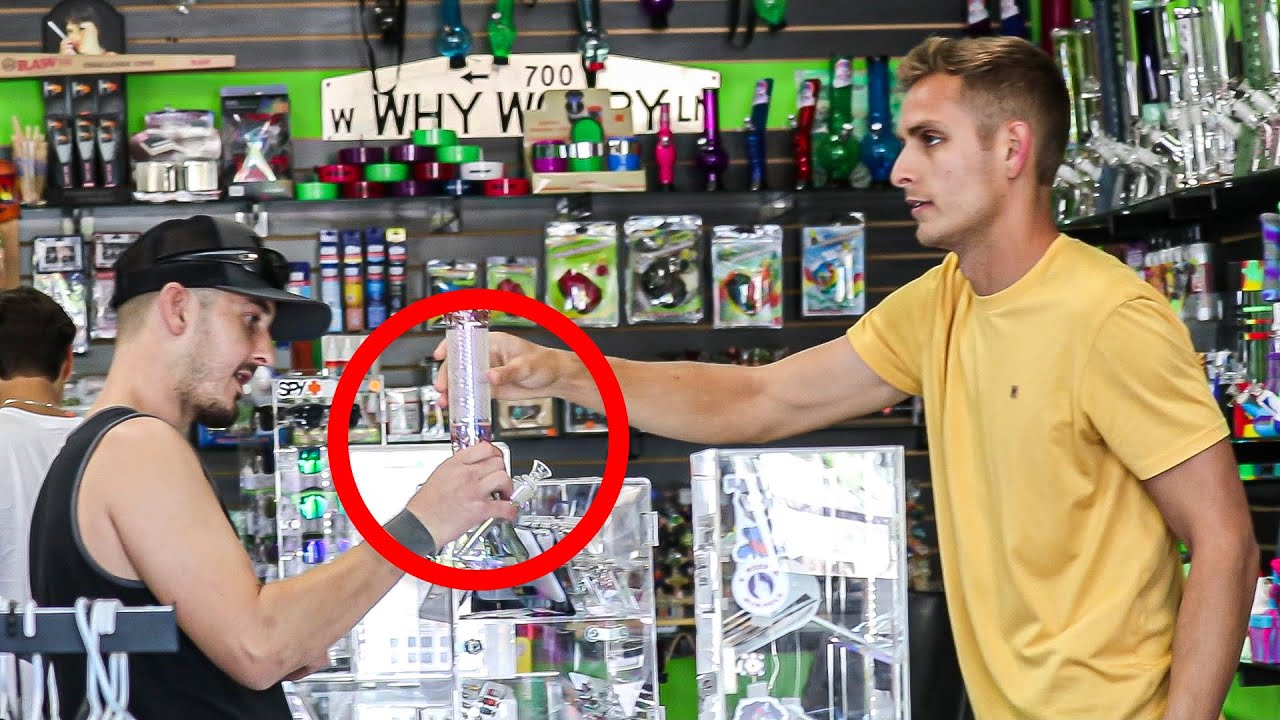 Ridiculous Smoke Shop Employee - YouTube