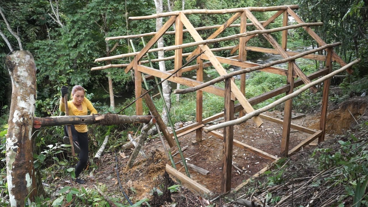 BUILD LOG CABIN Wooden House, Assembling And Framing Houses Use Rope ...