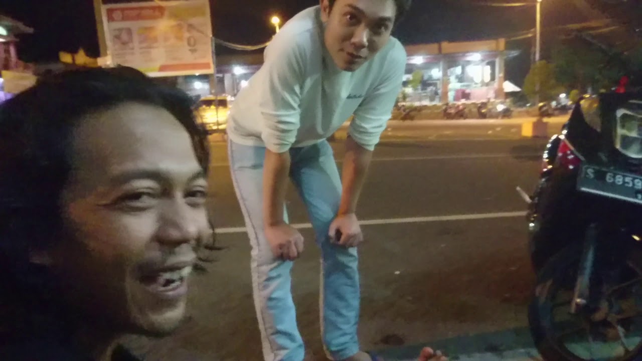 Bunderan pacet mojokerto - YouTube