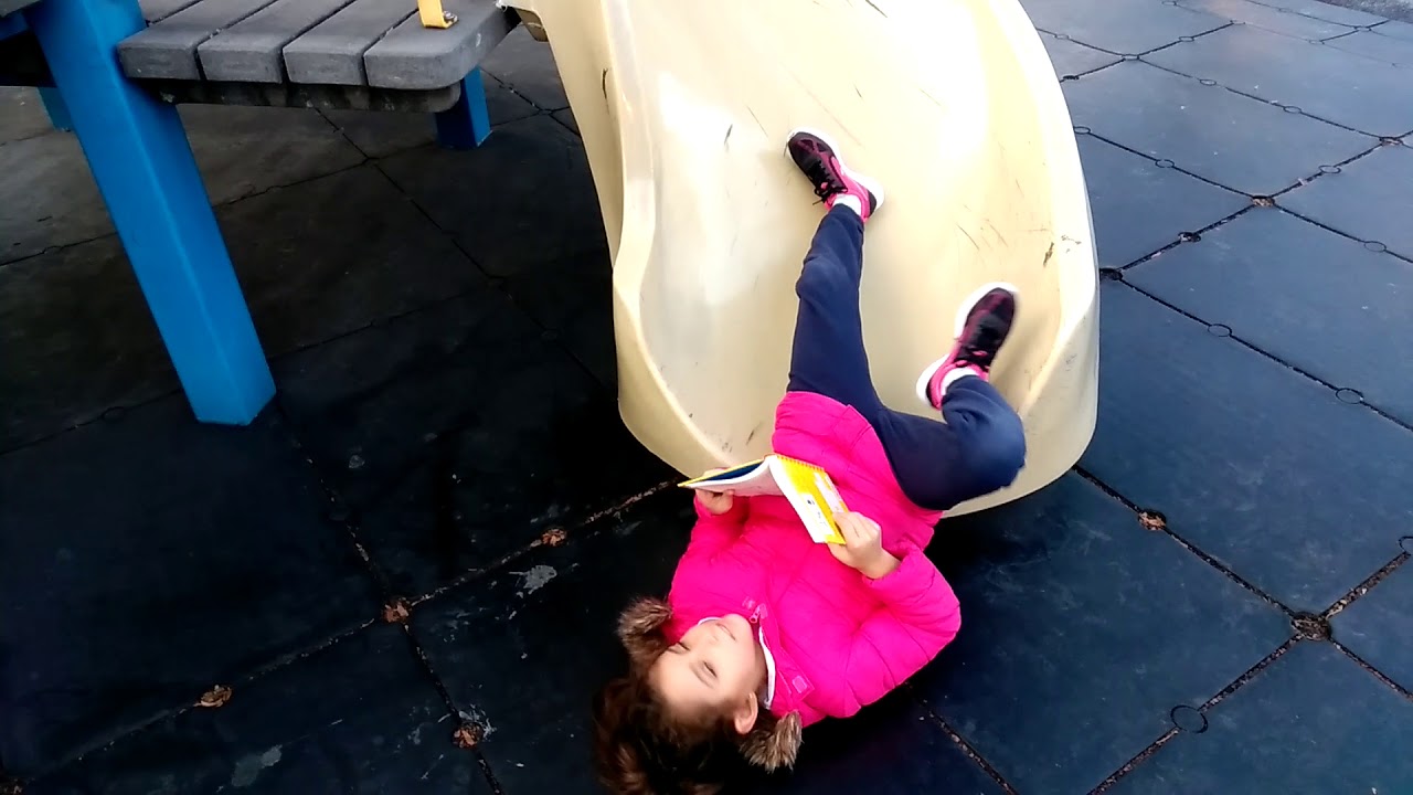 Sliding down backwards | Aleyna Pinky Pie - YouTube