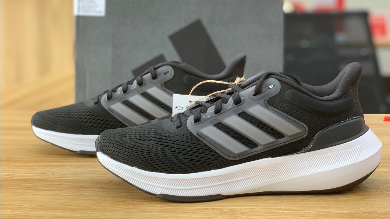 Adidas Ultrabounce Wide siêu êm bứt tốc - YouTube