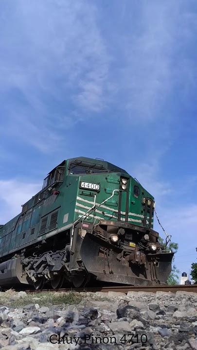 Ferrosur AC4400CW y ES44AC #4400 y #4710!! rumbo al norte pasando por Teotihuacan! - YouTube