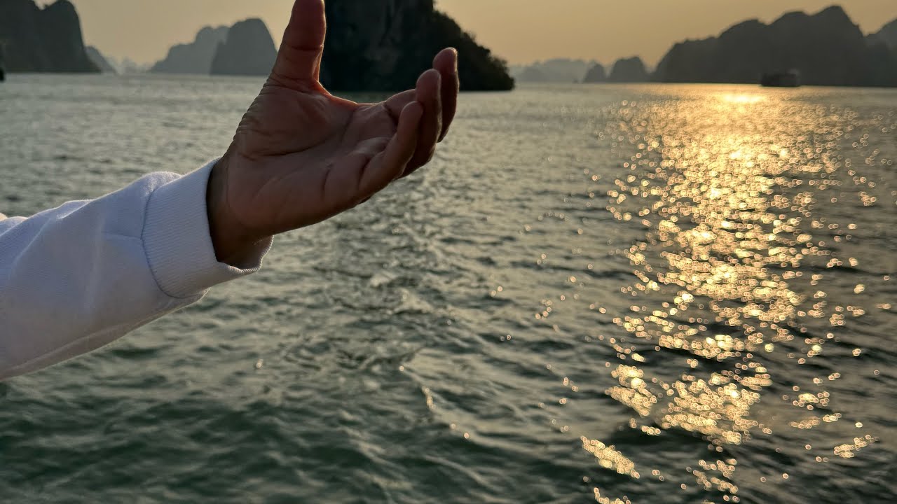 Finger island at HA LONG جزيره الأصبع - YouTube