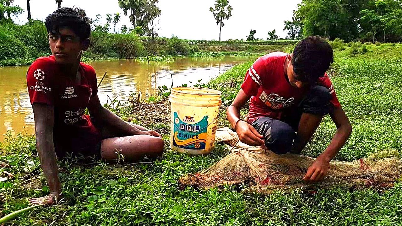 Traditional Cast Net Fishing In Village Canal By Village Boys - YouTube